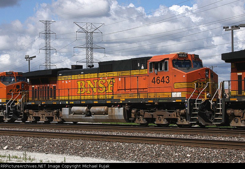 BNSF 4643